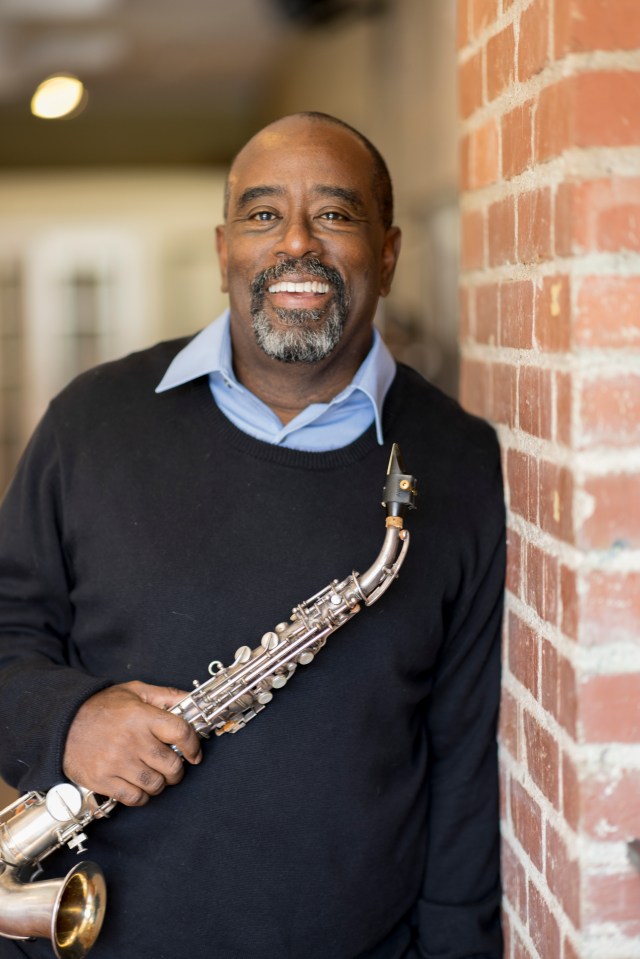 Sittin’ In (Podcast #18-004) | Ellington Reflections